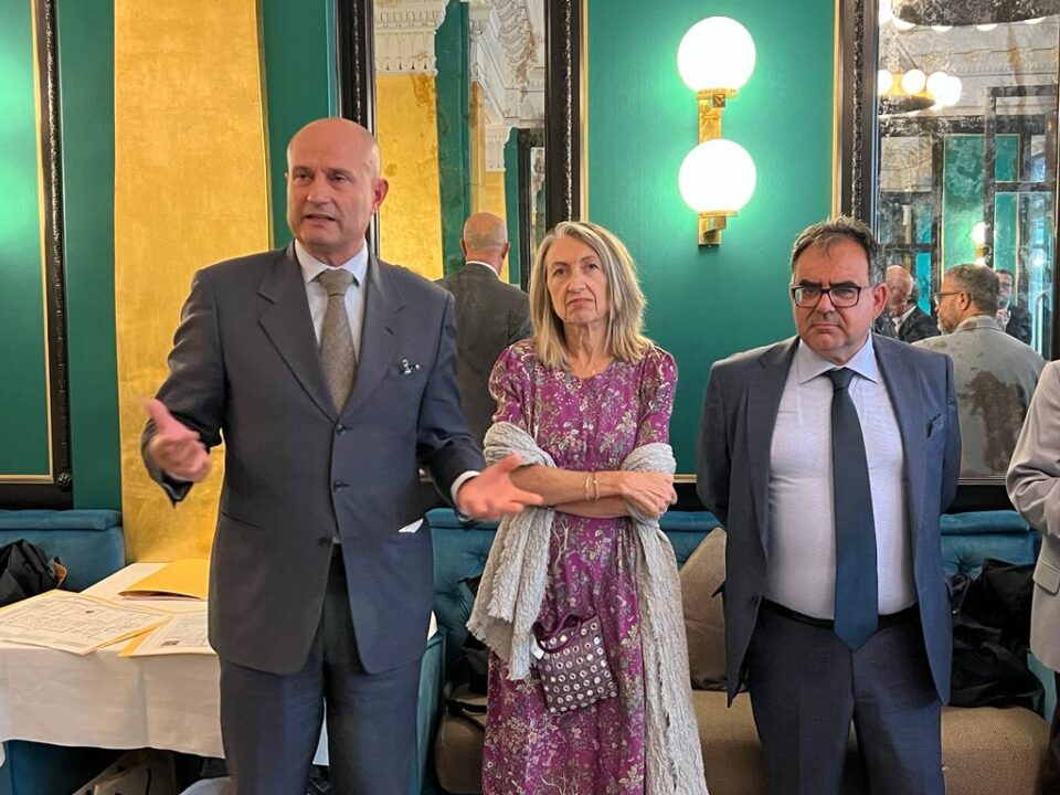 Il Consolato informa sulla nuova sede e saluta la dott.ssa Roberta ...